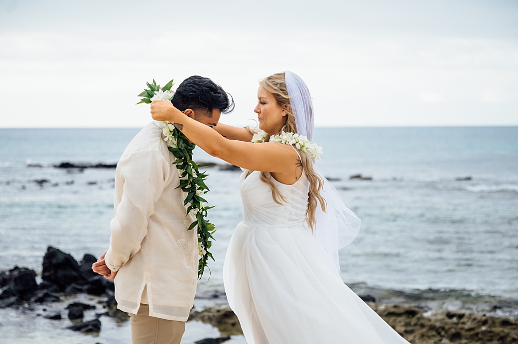 Simple Kona Beach Elopement - elopebigisland.com